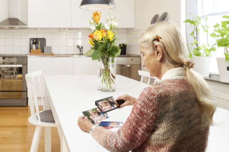 explorē 5 Handheld Magnifier